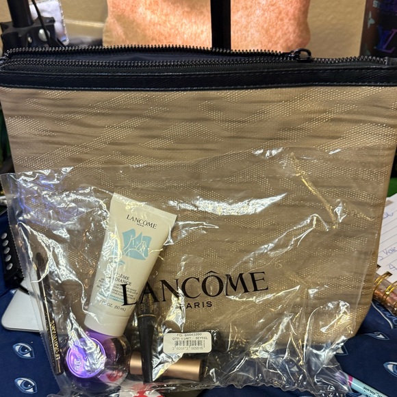 Makeup | Giveaway | Poshmark